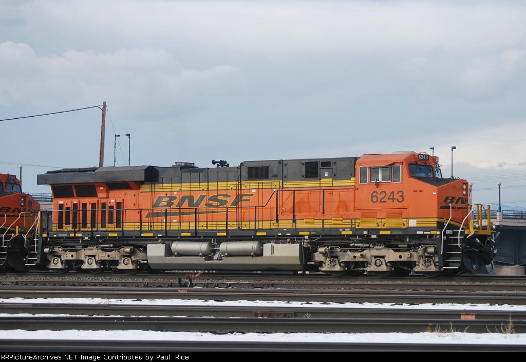 BNSF 6243